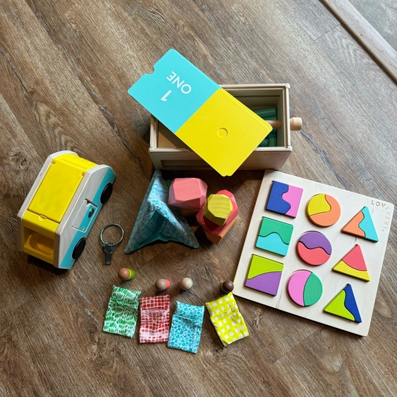 LOVEVERY | Toys | Lovevery The Free Spirit Play Kit Colorful Wooden ...